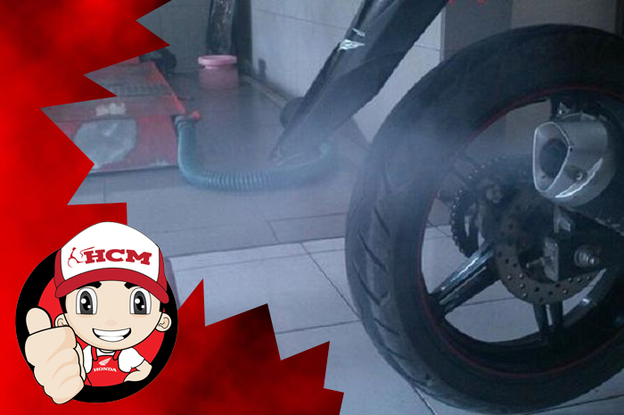 5 Penyebab Mesin Sepeda Motor Ngebul Asap Putih