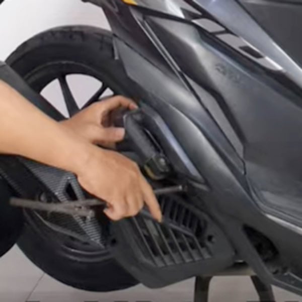 Cara Mudah Menguras dan Mengganti Air Radiator Sepeda Motor Honda Matic