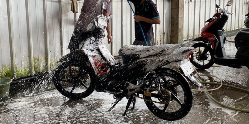 Penyebab Sepeda Motor Susah Dihidupkan atau Mati Setelah Dicuci