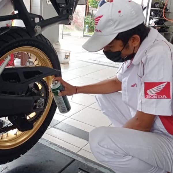Tips Merawat Rantai Roda Sepeda Motor Agar Awet dan Tahan Lama