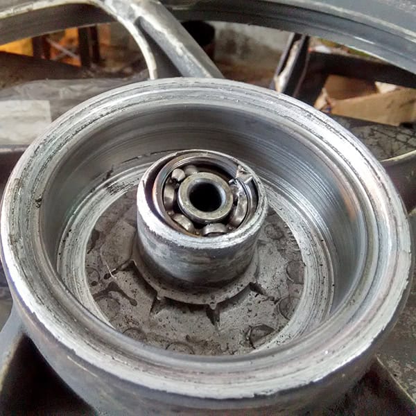 Ciri-ciri Bearing Roda Sepeda Motor Aus dan Harus Segera Diganti