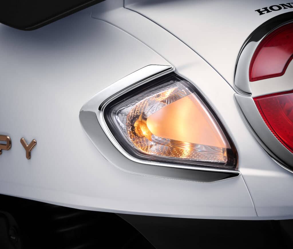 Garnish Rear Winker (Aksesoris Lampu Sein Belakang) Honda Scoopy