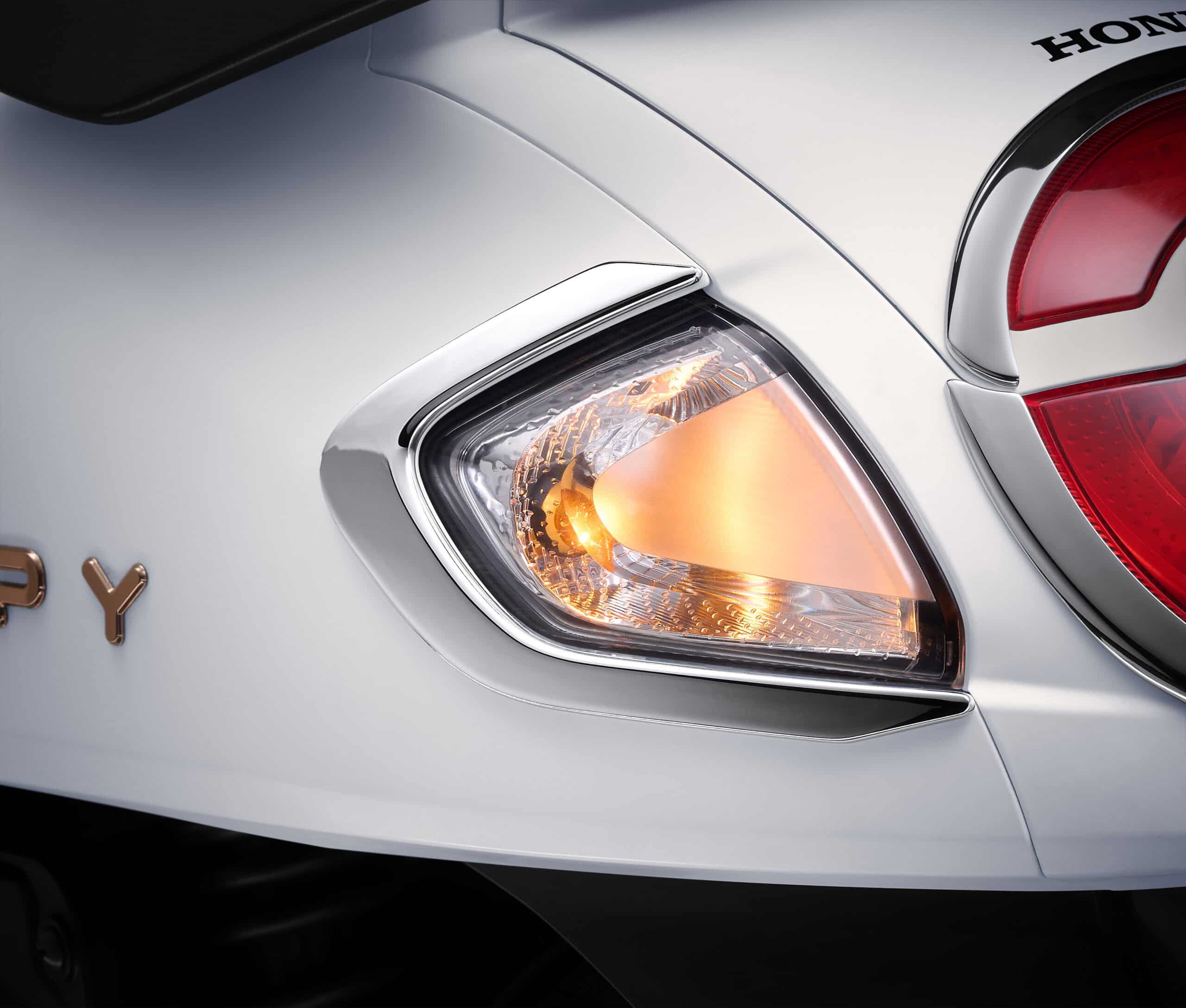 Garnish Rear Winker (Aksesoris Lampu Sein Belakang) Honda Scoopy