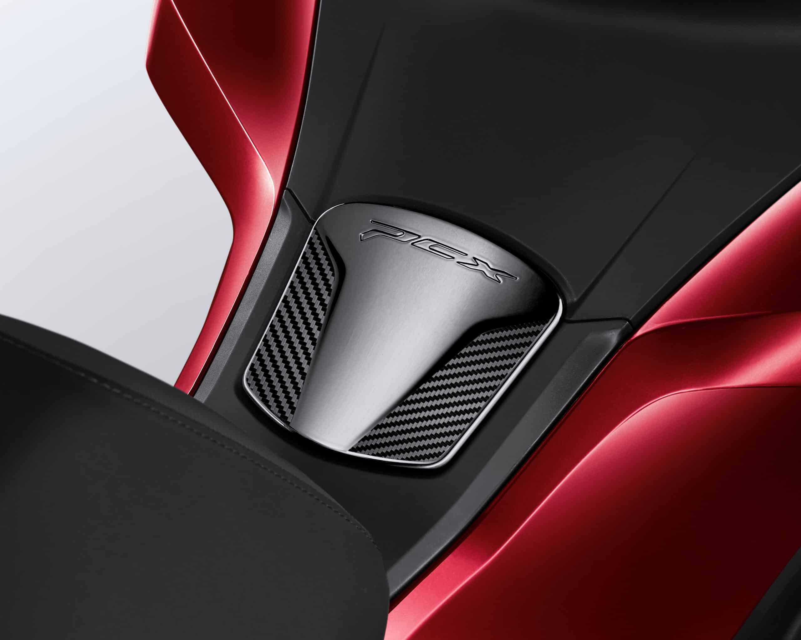 Garnish Fuel Tank (Aksesoris Cover Tank) Honda PCX 160 New