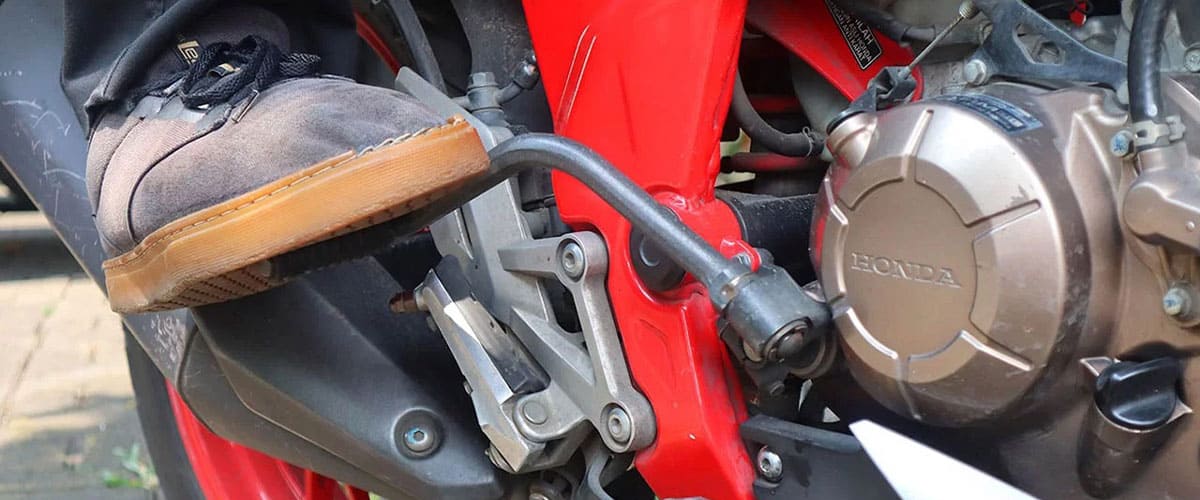 Kick Starter vs Electric Starter di Motor Mana yang Lebih Aman